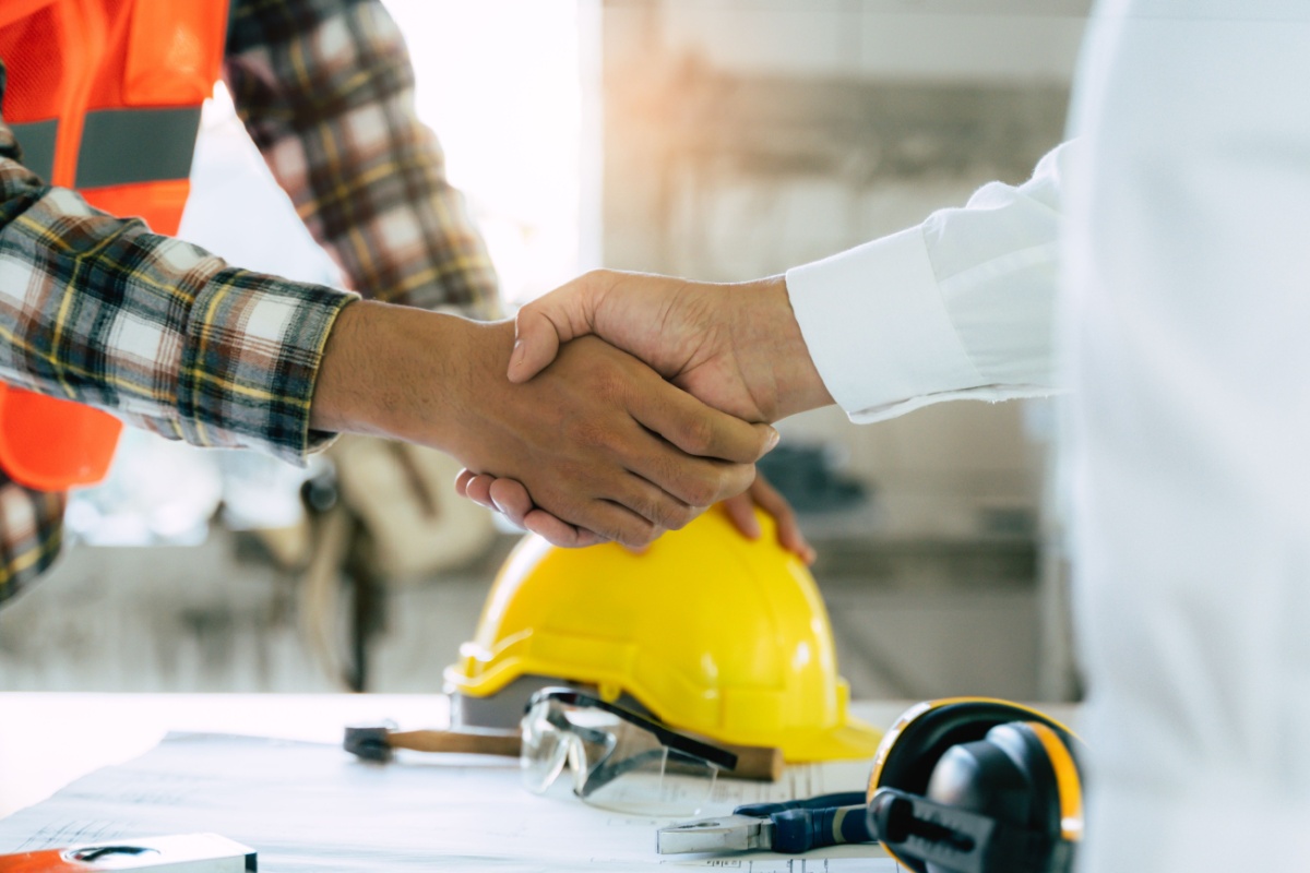 How Much Do Contractors Make? Contractor Salary Guide